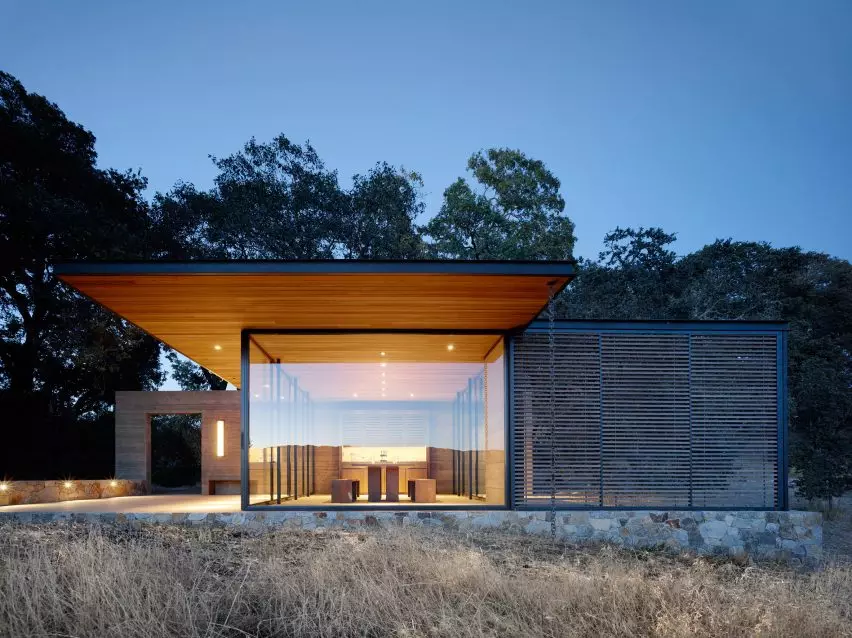 Ny Walker Warner Architects dia mamorona trano lay misy divay ao Napa