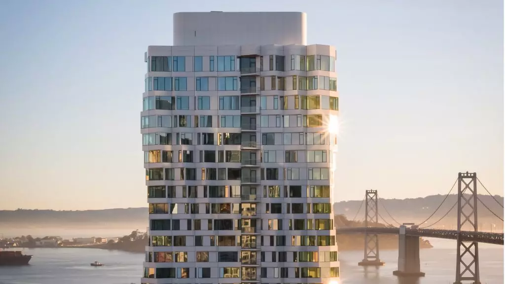 Studio Gang menyelesaikan menara Mira yang berputar di San Francisco