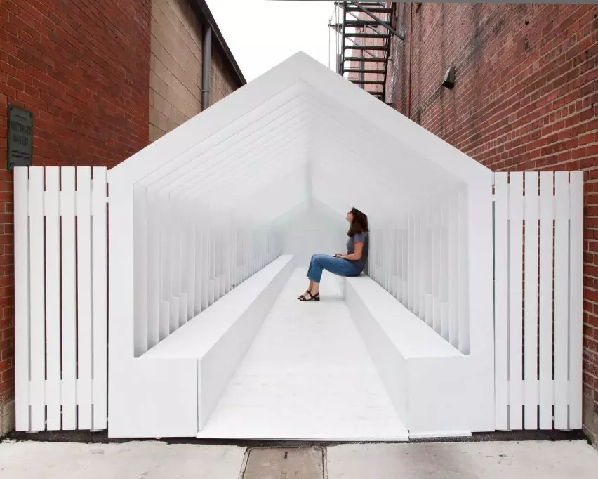 Playhouse by Snarkitecture for Washingston Street Installations από την Exhibit Columbus