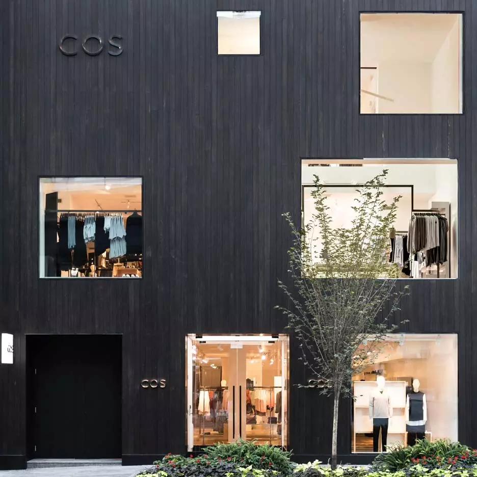 COS magazen nan Toronto