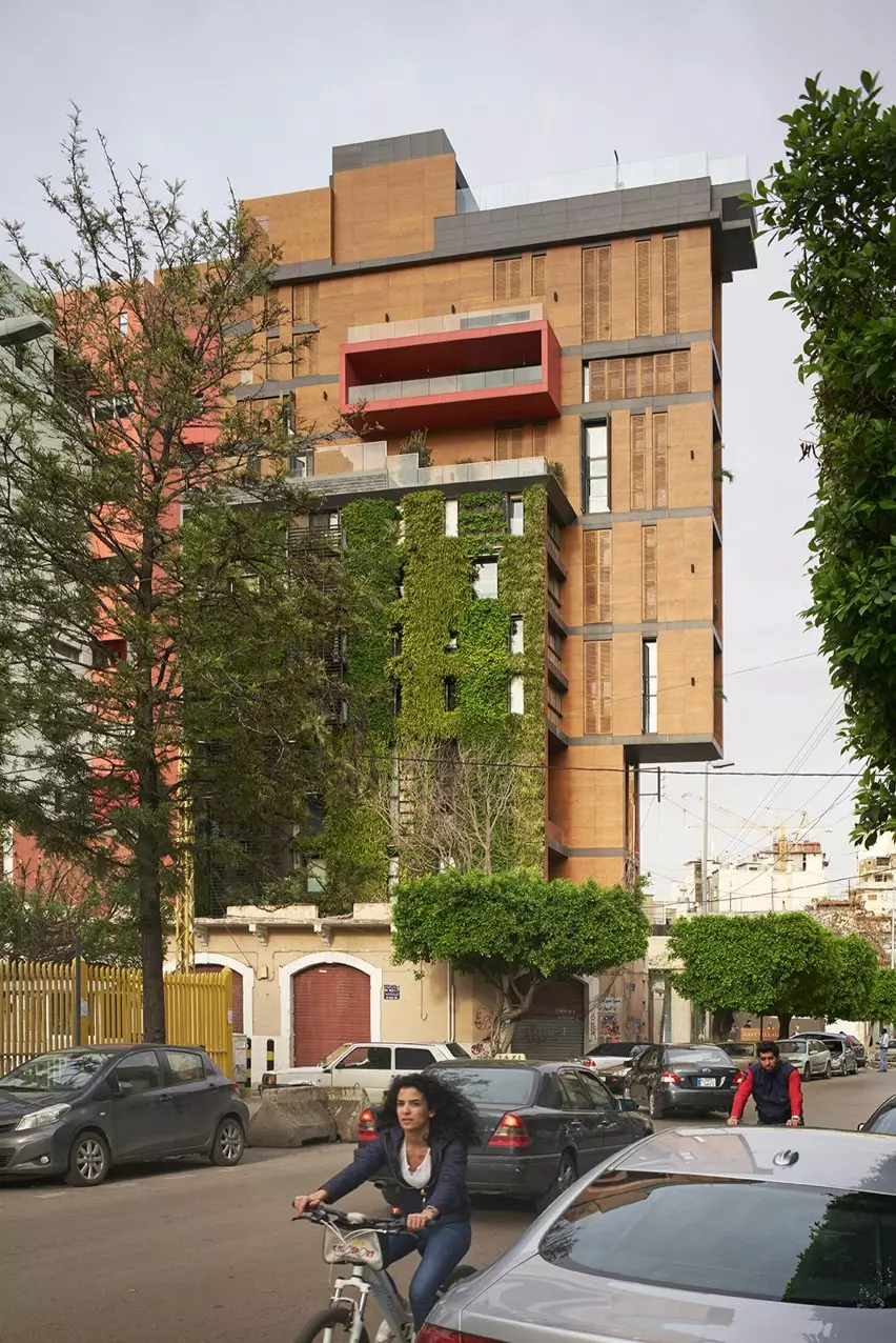 East-village_jean_marc-bonfils_apartment-art-gallery_lebanon-beirut_dezeen_1704_col_15