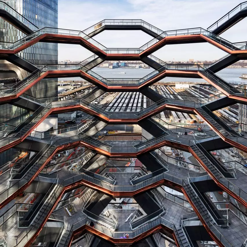 Heatherwick defann Hudson Yards ak frape tounen nan kritik nan veso li a