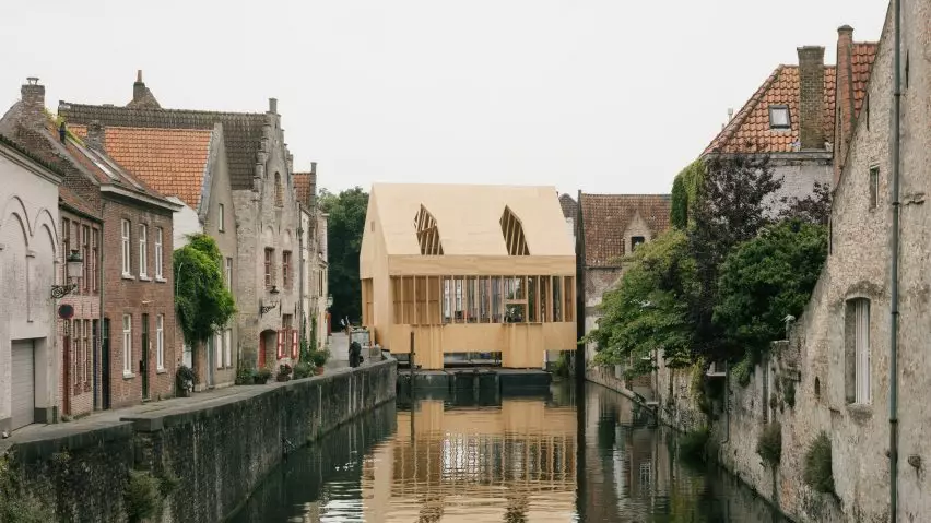 Floating pavilion hauv Bruges
