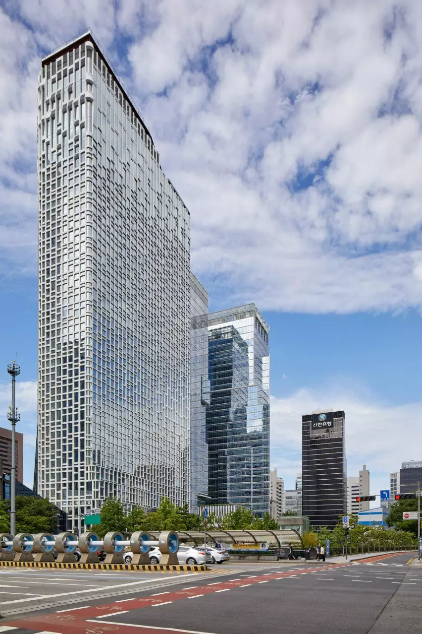 Hanwha Headquarter Office Tower Remodeling by UNStudio