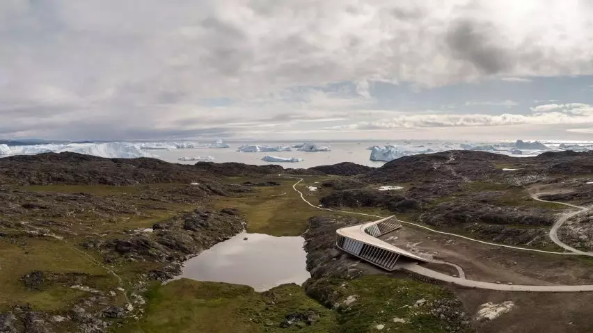 Lugfoto van Ilulissat Icefjord Centre deur Dorte Mandrup Arkitekter