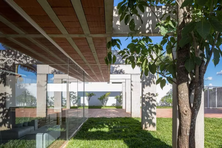 Maison Portique par Bloco Arquitetos