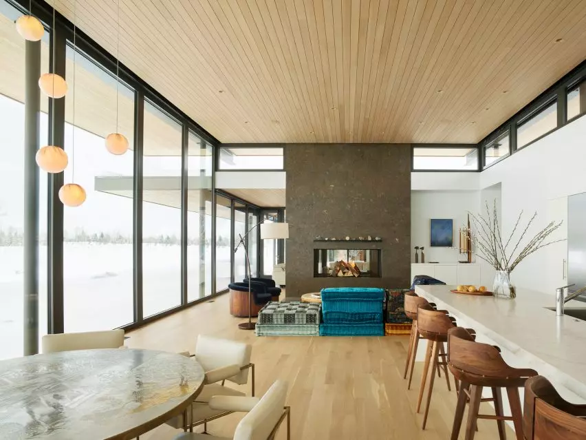 CLB Architects Yapon uyi Wyoming Interior Ikkita olovli joy