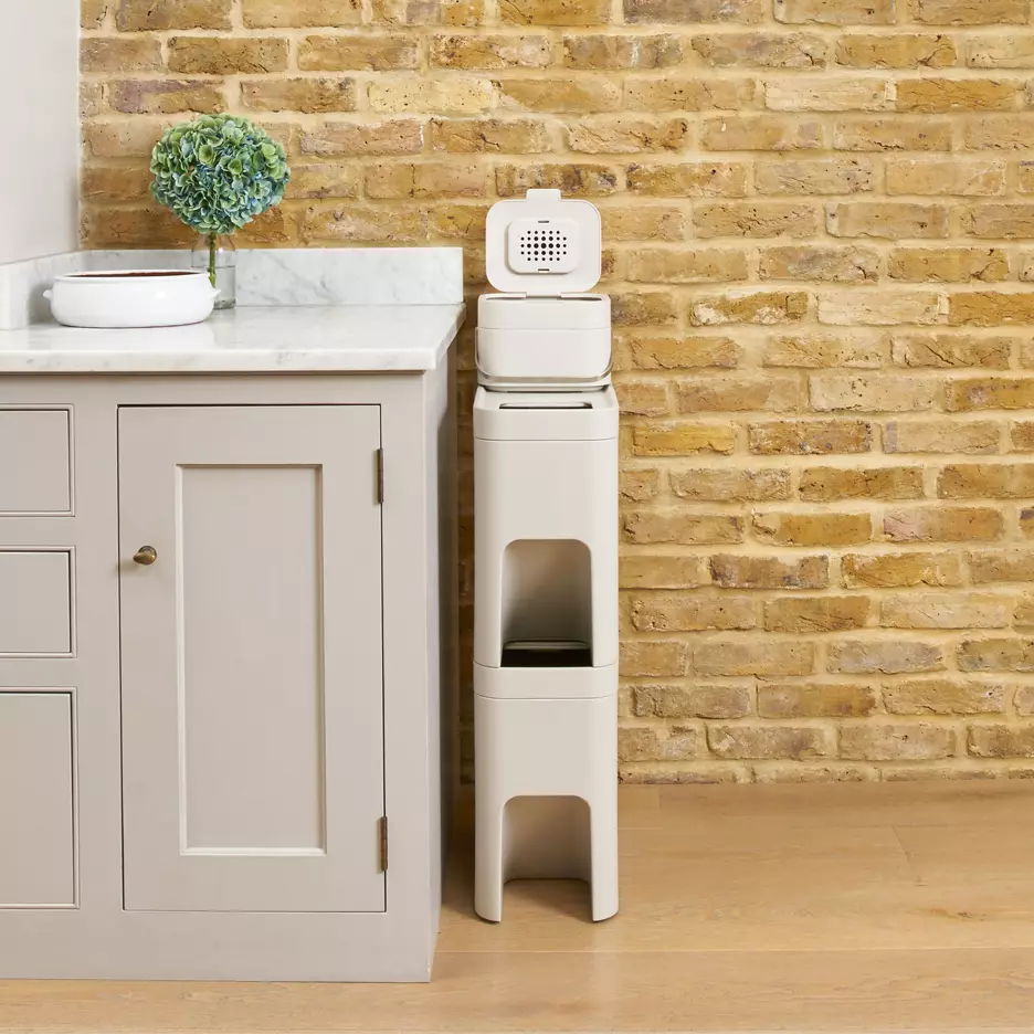 intelligent-waste-bins-pearsonlloyd-stack-design_dezeen_sq1