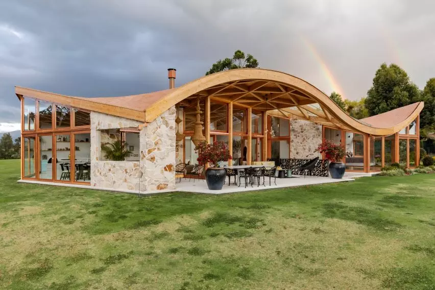 Casa revestida de azulejos por Leppanen Anker Arquitectura