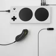 微软为残疾游戏玩家推出 Xbox Adaptive Controller