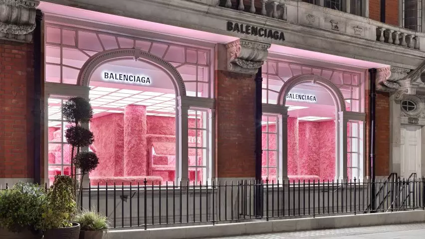 Balenciaga Mount Street дүкенінің сыртқы кескіні