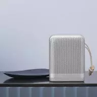 Michael Anastassiades의 Bang & Olufsen 스피커는 롤링으로 조정됩니다. 2455_7