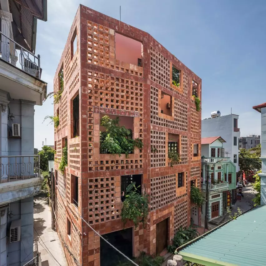 Rumah Bat Trang, Vietnam, oleh VTN Architects