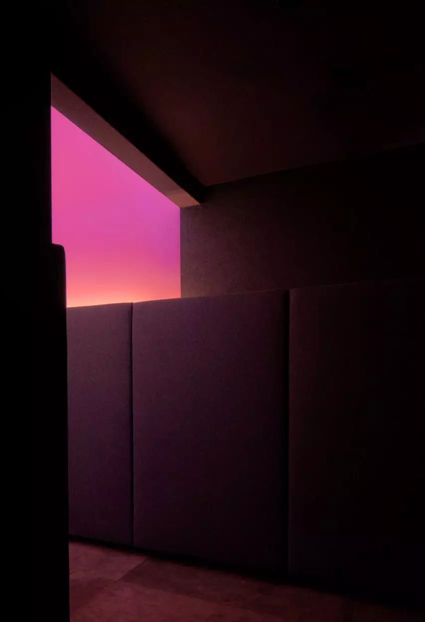 Fitur kamar meditasi ing Office of Things' Immersive Spaces Series