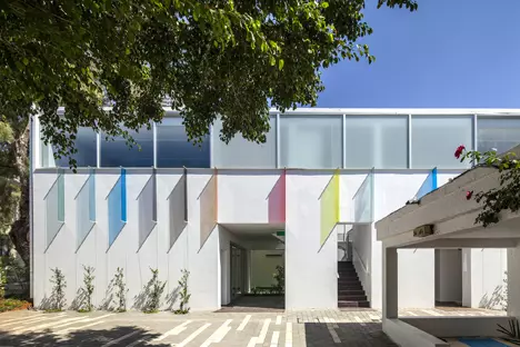 Escola Marc Chagall por Paritzki & Liani Architects