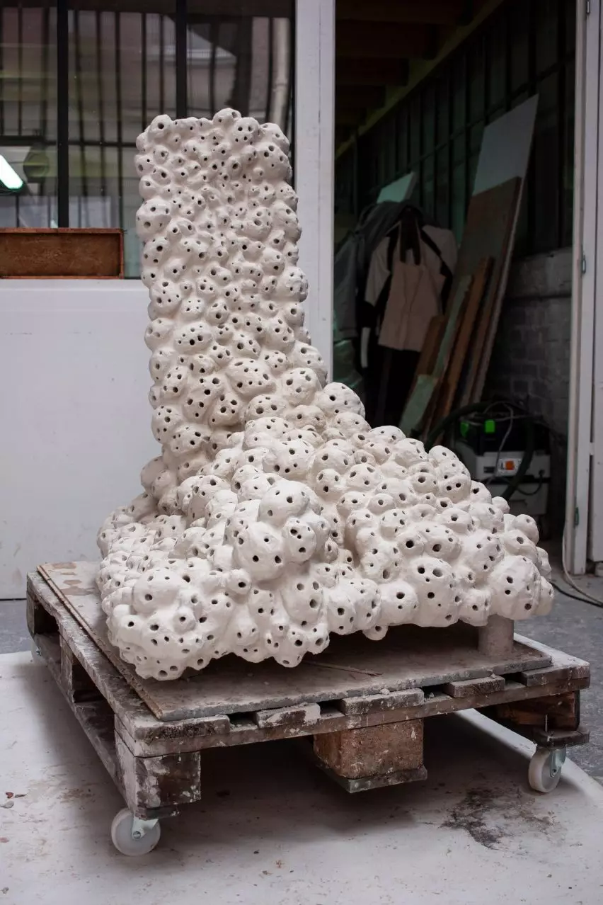 Marlène Huissoud loob skulptuurseid toole linnas elavate putukate jaoks 2521_6