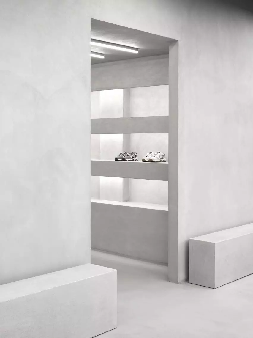 Axel Arigato flagship store di Copenaghen, progettato in collaborazione con Christian Halleröd