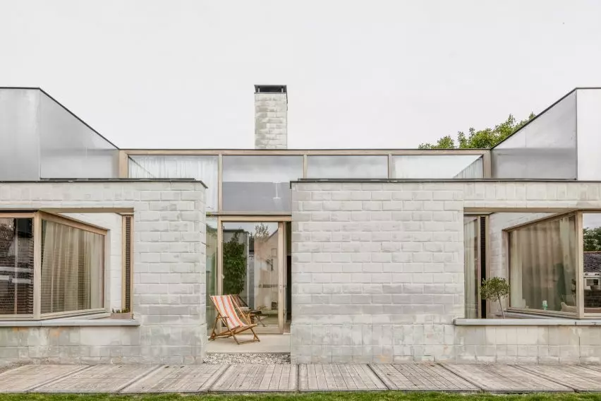 Facade brik nke bungalow na Belgium