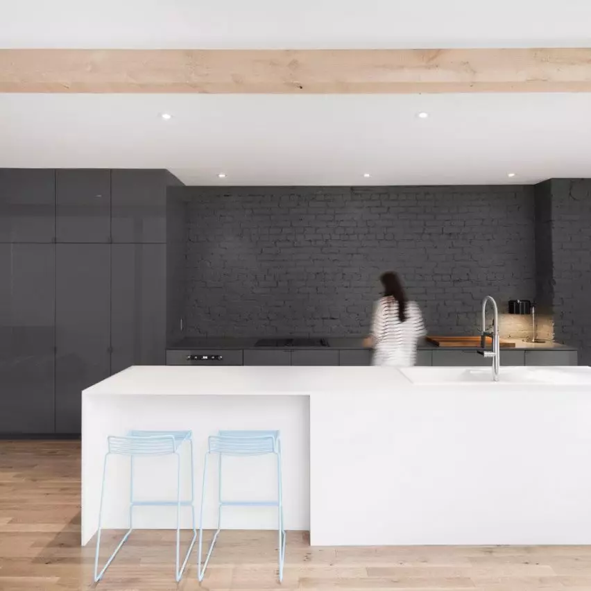 Dezeen-de iň oňat 10 minimalist aşhana