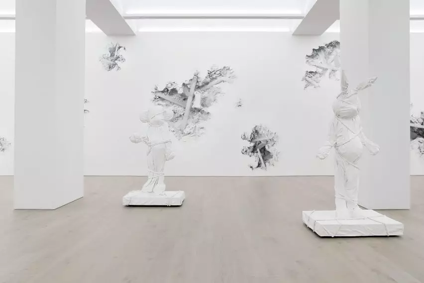 Daniel Arsham မှ 3018