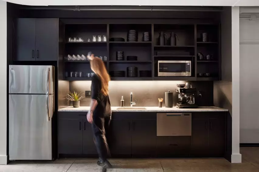 Dapur di kantor Olson Kundig