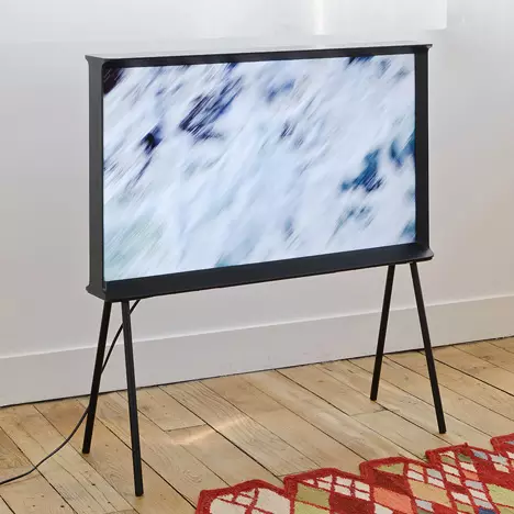 Serif TV oleh Ronan dan Erwan Bouroullec untuk Samsung