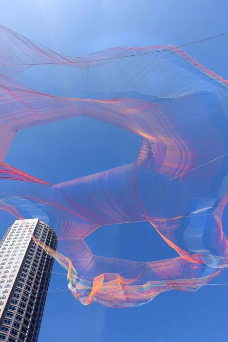 Com si ja fos aquí instal·lació de Boston de Janet Echelman