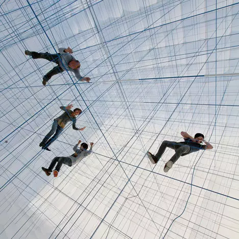 Numen For Use erstellt ein 3D-Raster aus Seilen in einer aufblasbaren Installation