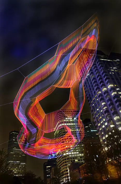 Als ob es schon hier wäre Boston-Installation von Janet Echelman