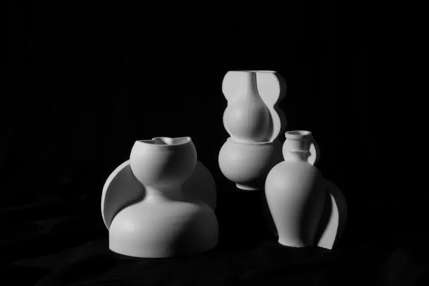 Ruohong Wu tạo ra các đồ vật bằng sứ bằng cách sử dụng sản xuất hàng loạt của Trung Quốc 26766_2