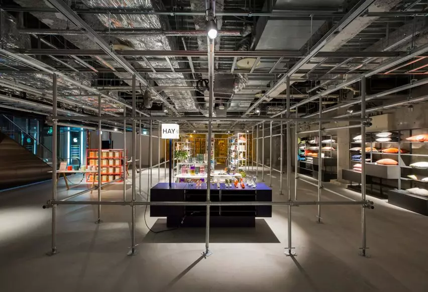 Schemata Architects/Jo Naqasaka tərəfindən hazırlanmış Tokioda hay pop-up mağazası