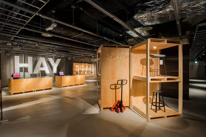 Schemata Architects/Jo Naqasaka tərəfindən hazırlanmış Tokioda hay pop-up mağazası
