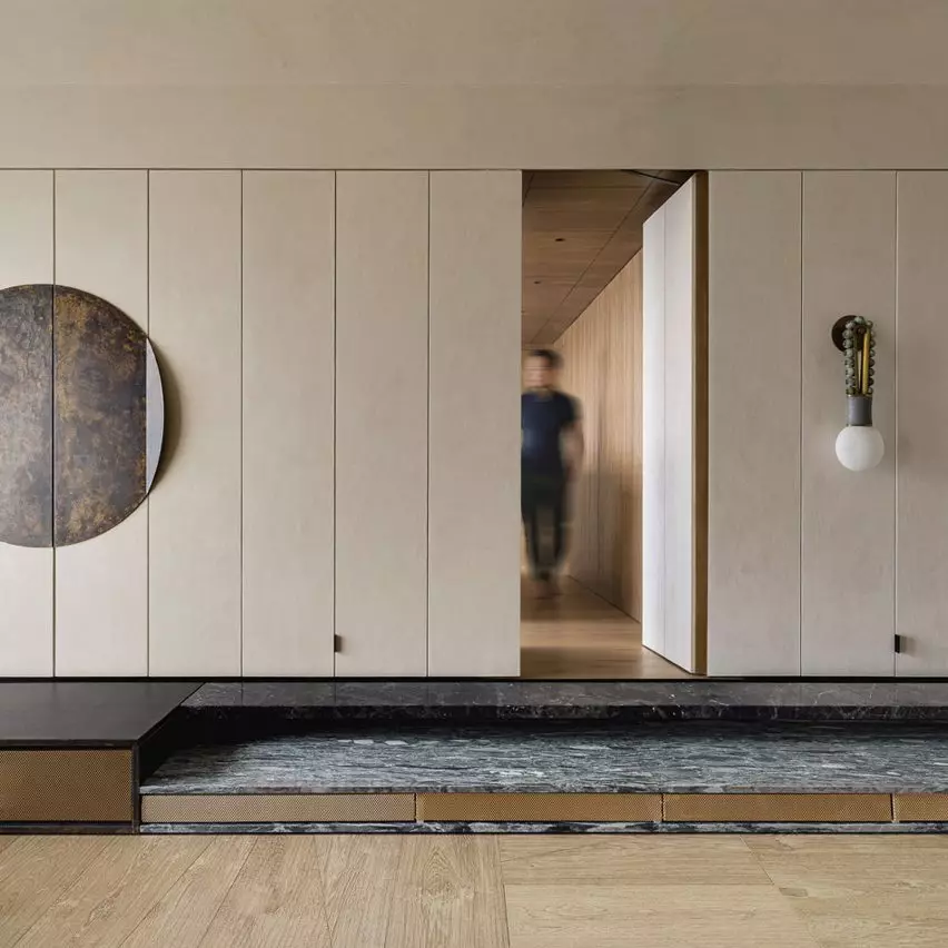 De beste interieurs van Dezeen van 2020: Imperfect Residence door NC Design & Architecture