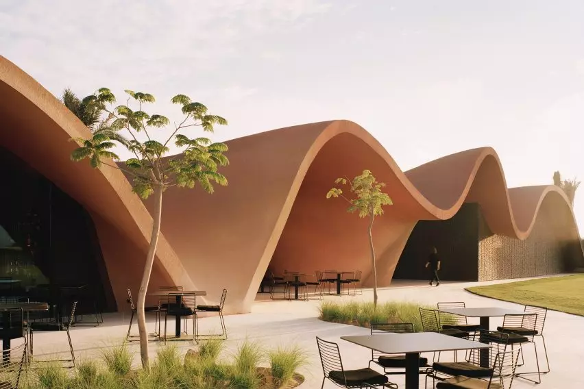 Голф клуб и академия Ayla Oasis от Oppenheim Architecture