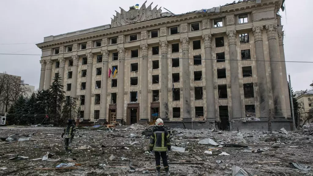 Un commentateur veut que "les architectes ukrainiens reconstruisent l'Ukraine"