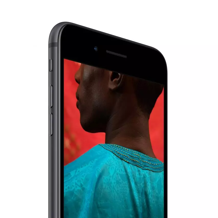 iPhone 8 ដោយ Apple
