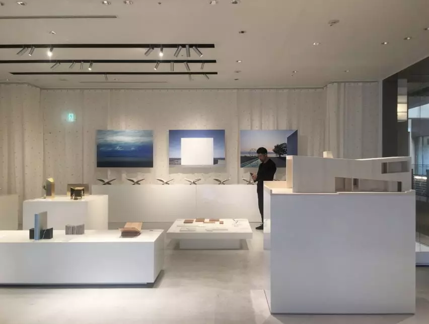 Devyni japonų kūrėjų objektai, įkvėpti meno kolekcionieriaus namo, pristatyto „Designart Tokyo“