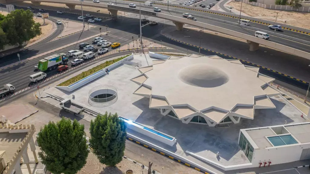 Sharjah's brutalist Flying Saucer veranderde in kunstcentrum