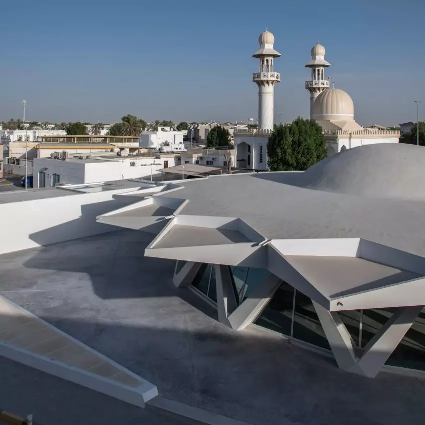 Brutalist Flying Saucer en Sharjah por SpaceContinuum Design Studio para Sharjah Art Foundation