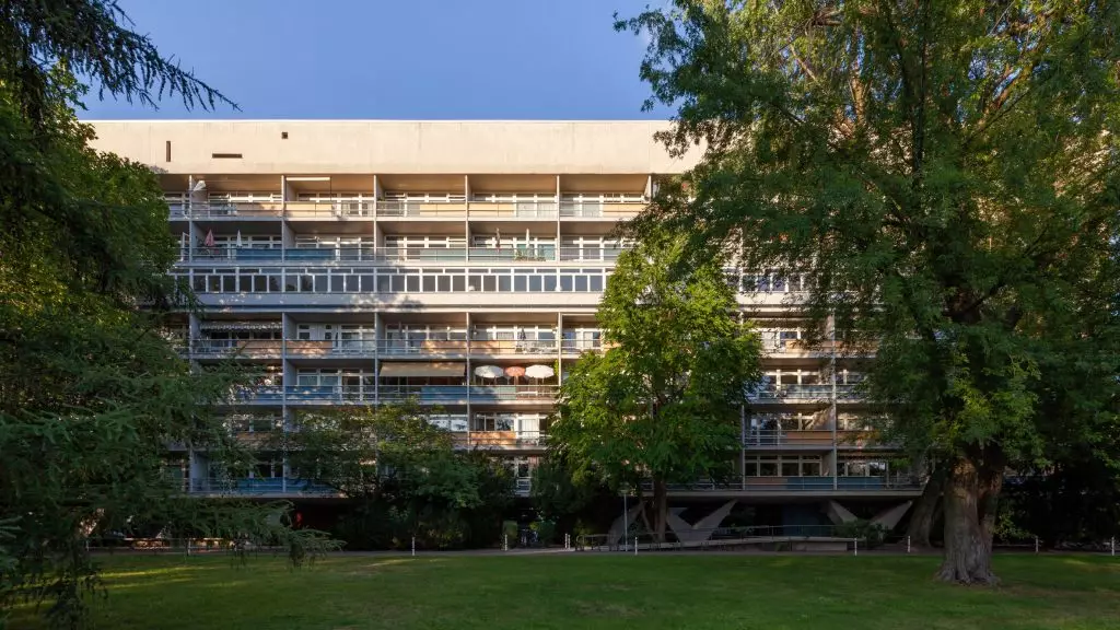 Oscar Niemeyer apartment building sa Berlin na nakunan ni Pedro Vannucchi