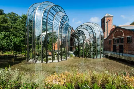 Pálenica Bombay Sapphire od Thomasa Heatherwicka