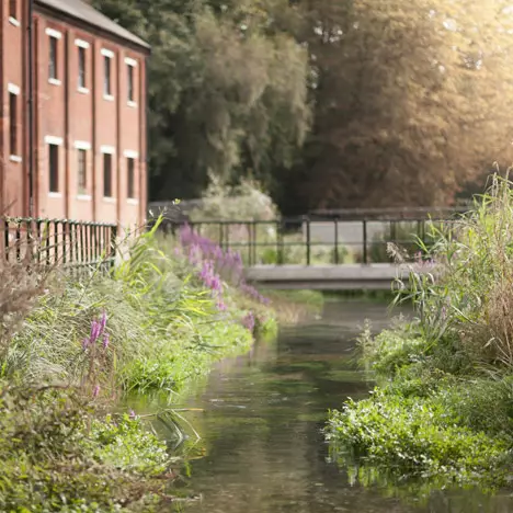 Nhà máy chưng cất Bombay Sapphire của Thomas Heatherwick