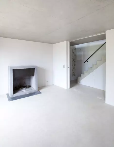 由 Frei Rezakhanlou Architects 设计的 Maison à Douvaine