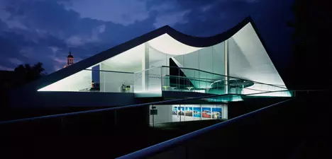 Serpentine Gallery Pavilion 2003, Оскар Нимейер