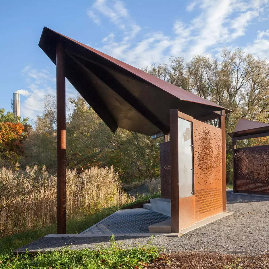 Arkitektura e këndvështrimit: streha e zogjve në East Point Park duke gërryer pavionet e çelikut nga Plant Architect në Toronto, Ontario Kanada