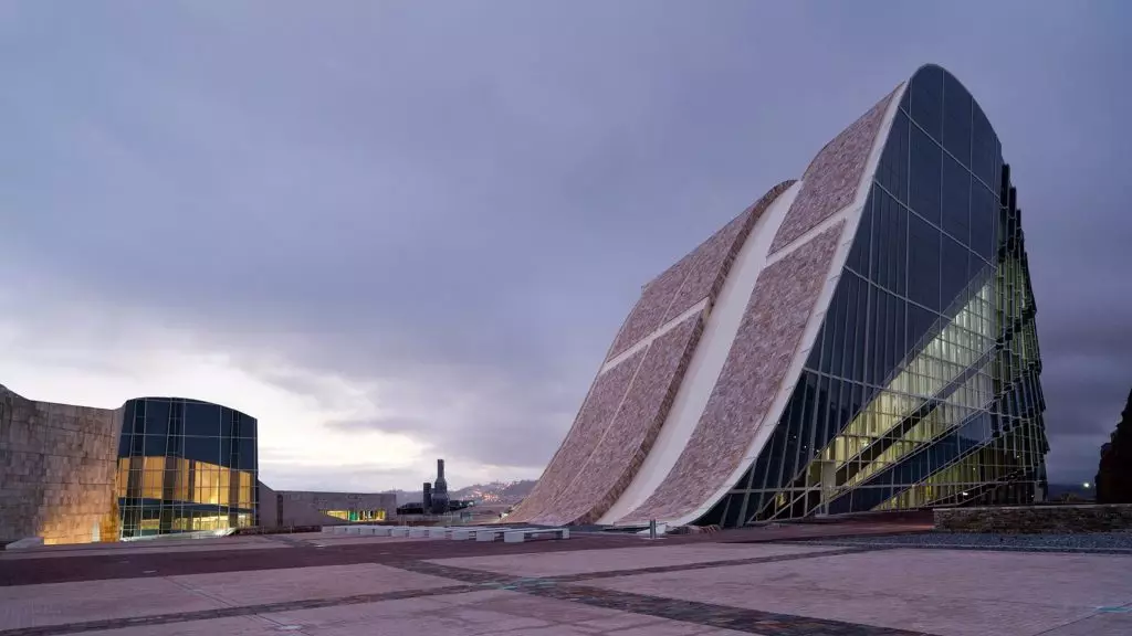 Tento týždeň sme spustili našu sériu zameranú na dekonštruktivizmus