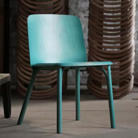 Gesplitste stoel van gebogen hout van Arik Levy voor TON