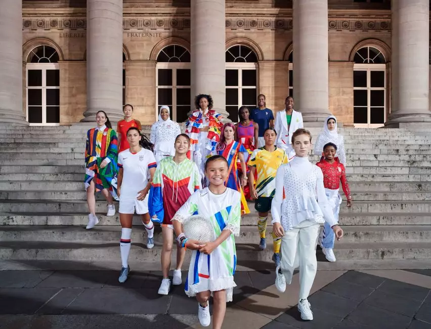 Nike prezentas Virinajn Mondpokalajn kompletojn 2019 por 14 naciaj teamoj
