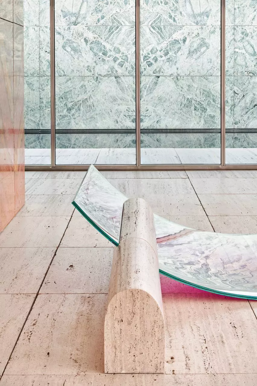 Sabine Marcelis skep installasie uit Barcelona Pavilion-materiale