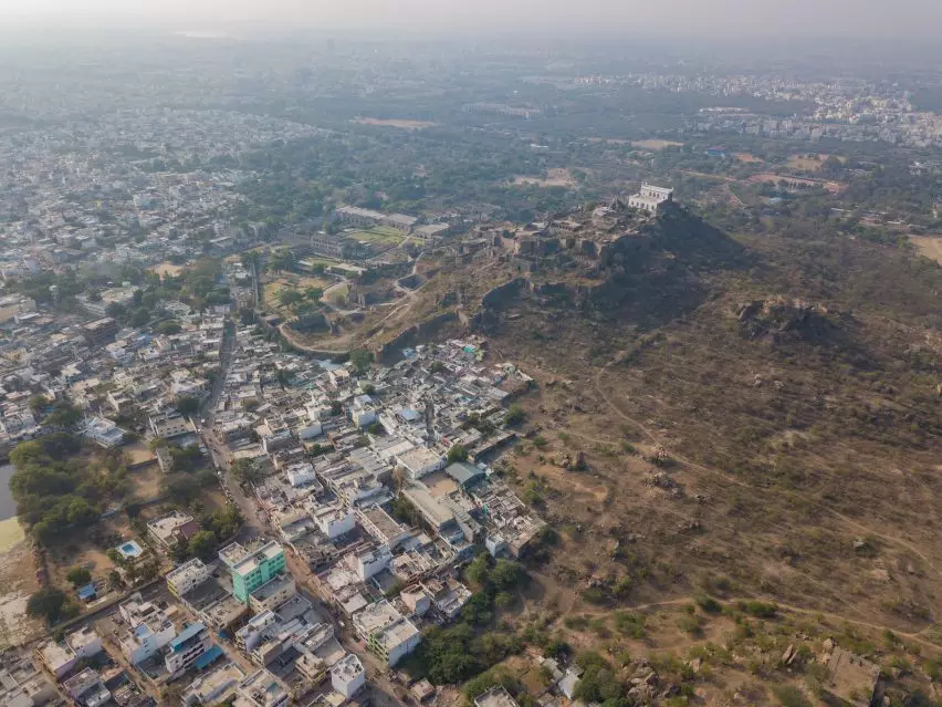 భారతదేశంలోని హైదరాబాద్లో డిజైన్అవేర్ ద్వారా హిల్టాప్ స్కూల్